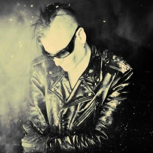 Daniel Ash comparte otro adelanto de 'Stripped' - Indie Rocks!
