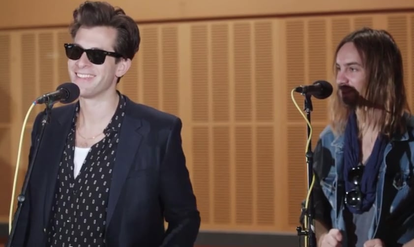 Mark Ronson y Tame Impala hacen cover a QOTSA - Indie Rocks!