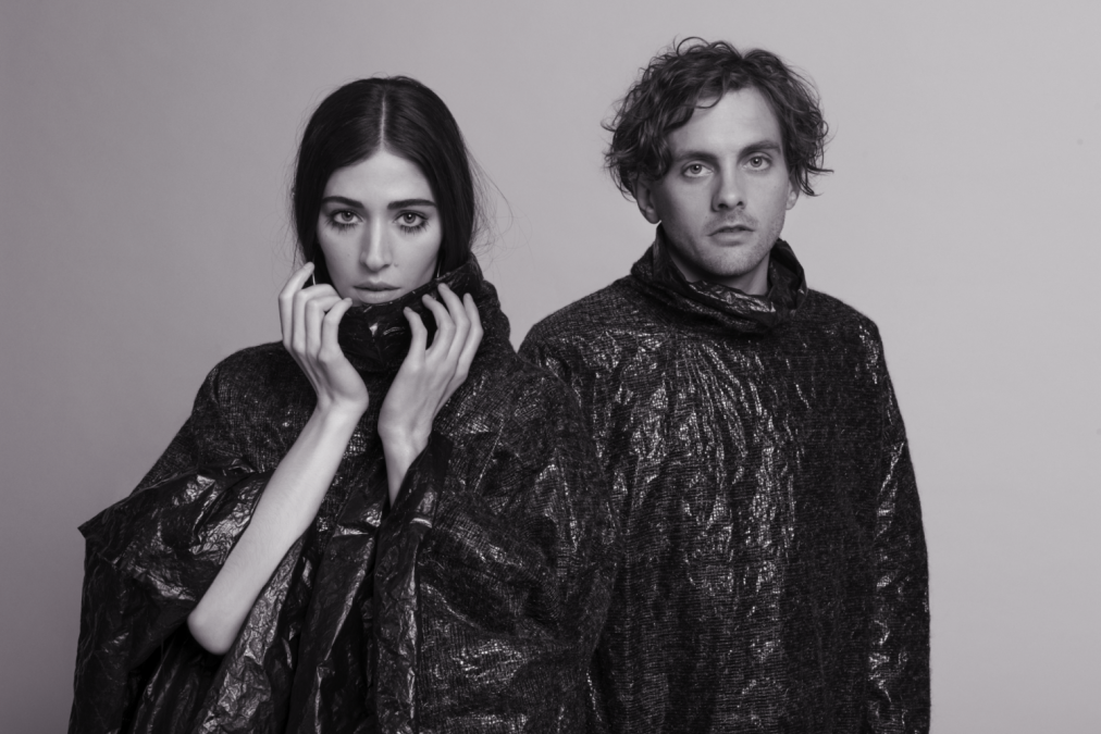 Chairlift comparte el video "Crying in Public" - Indie Rocks!