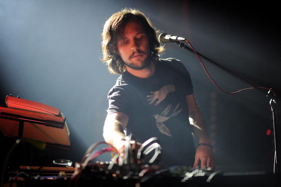 Bufi regresa con "Cosmoattack" - Indie Rocks!