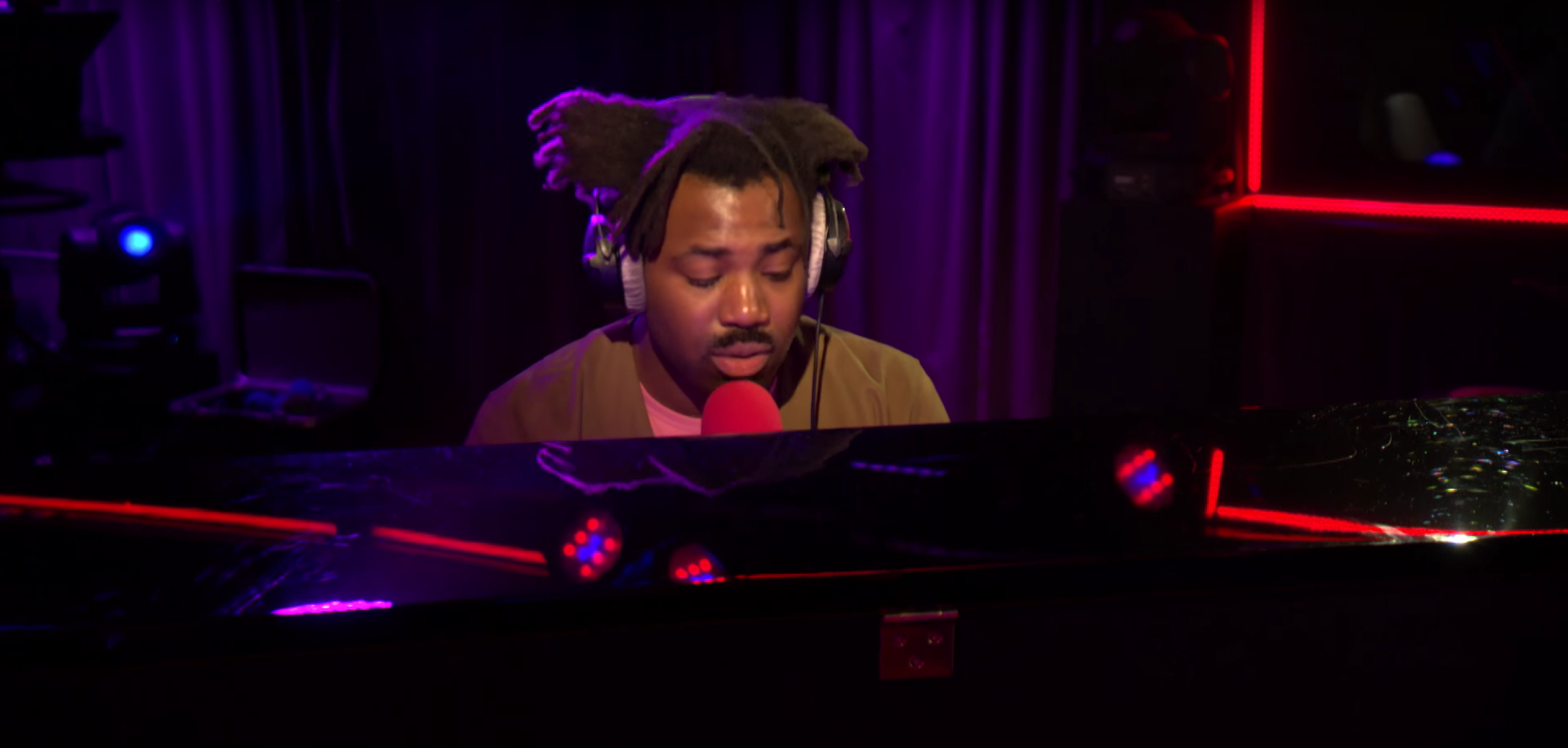 Sampha hace cover a Drake - Indie Rocks!