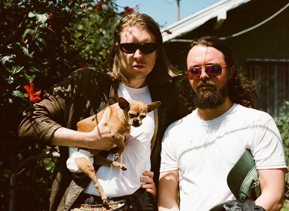 Checa el nuevo video de Alex Cameron - Indie Rocks!