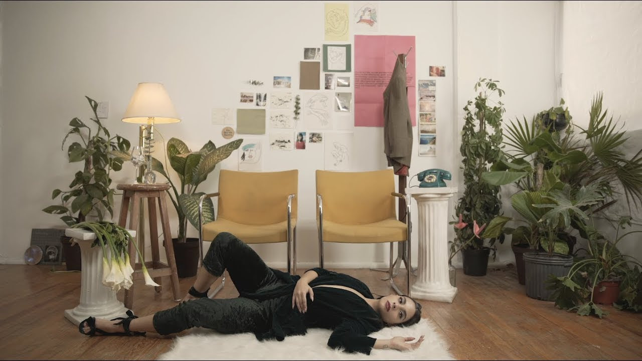 Girl Ultra estrena el visual de "Llama" - Indie Rocks!