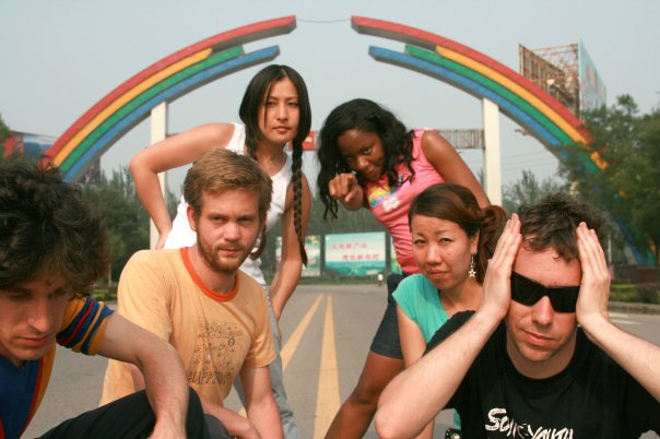 Nuevo tema de The Go! Team - Indie Rocks!