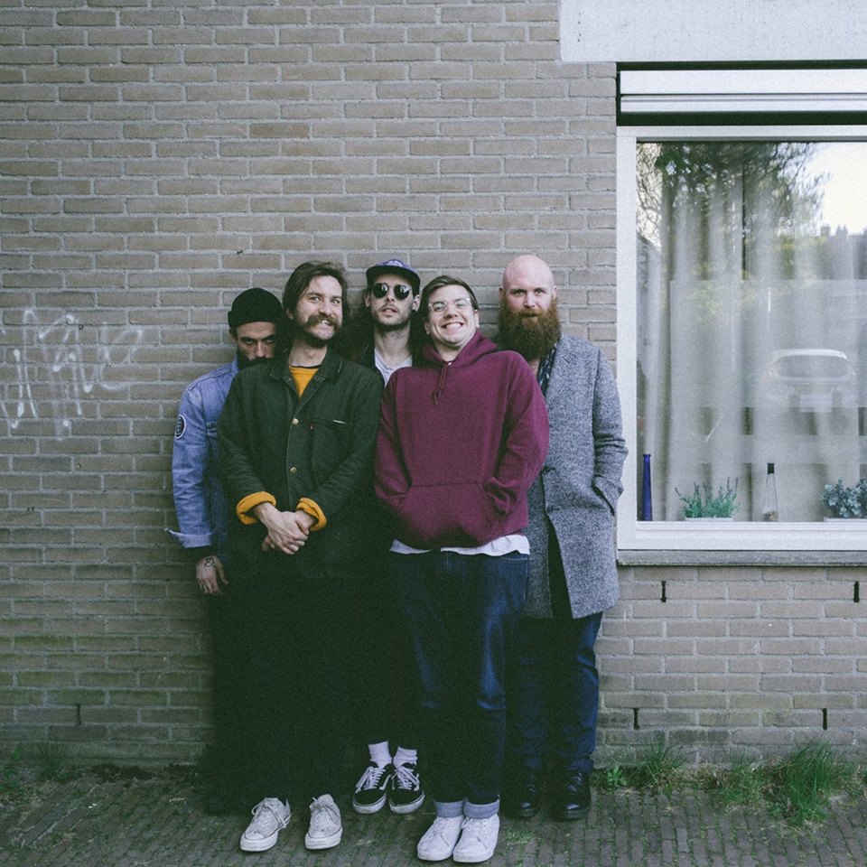 "Never Fight A Man With A Perm" el nuevo video de Idles - Indie Rocks!