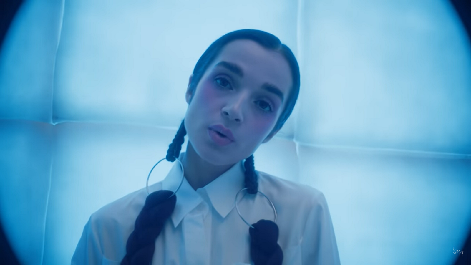 "Sit / Stay", el nuevo video de Poppy - Indie Rocks!