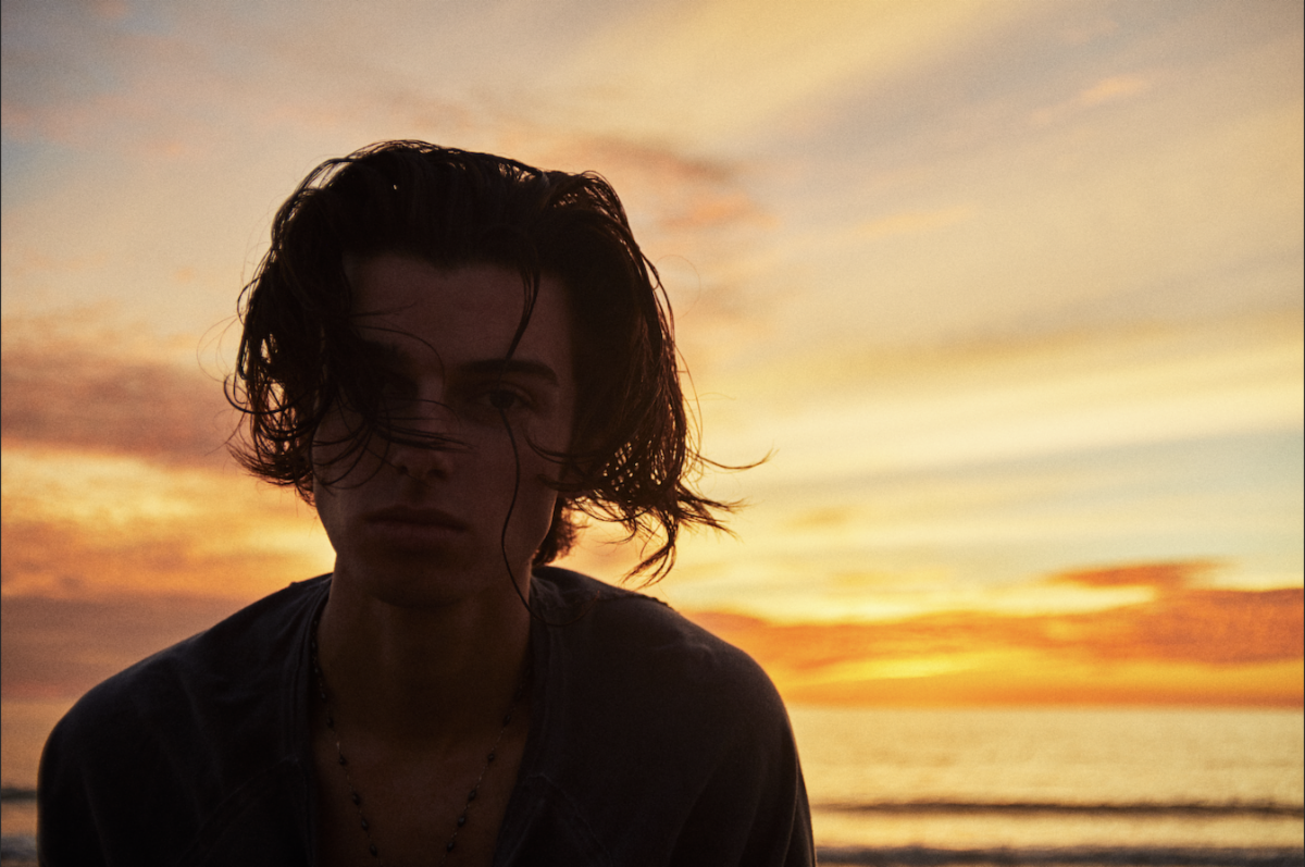 mehro está de estreno con el video para "not alone"