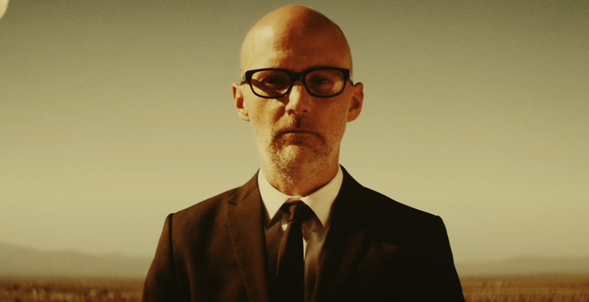 Escucha la nueva versión de “Natural Blues” de Moby