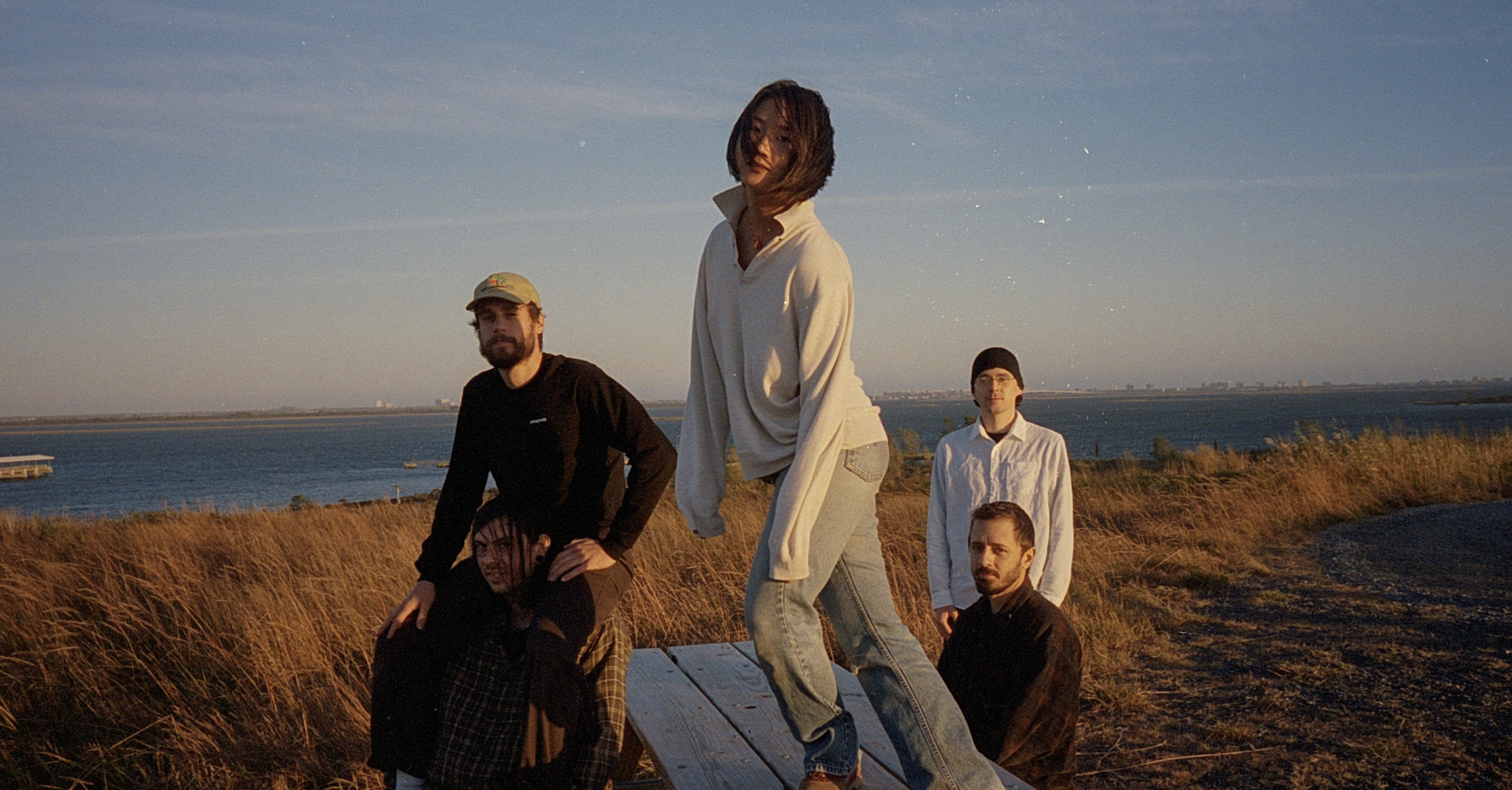 Lightning Bug presenta su LP 'A Color of the Sky'