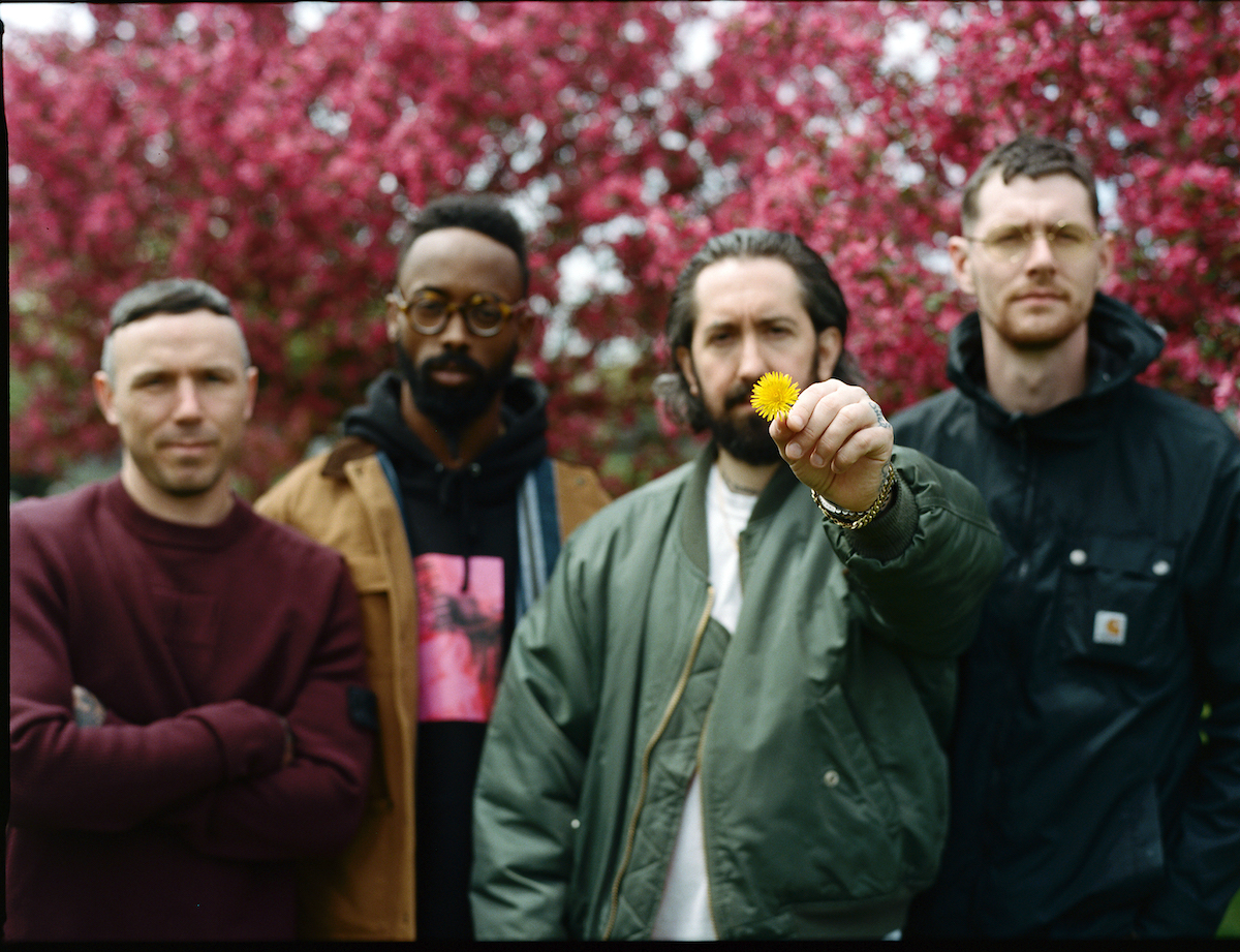 Nothing estrena “La La Means I Love You”