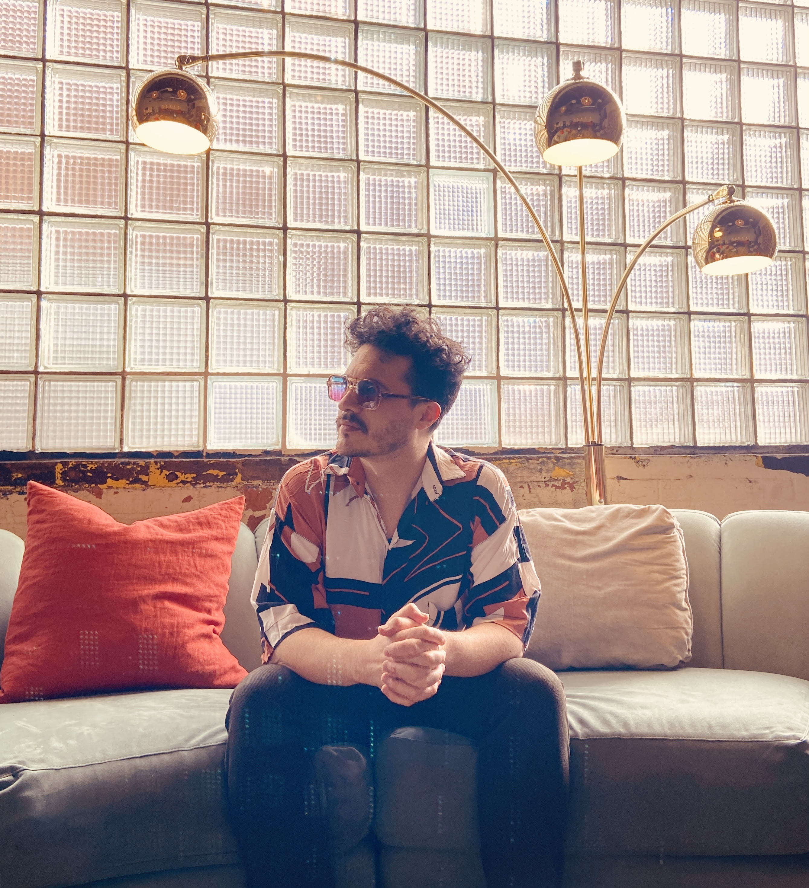 Escucha “Sinfonía”, lo nuevo de Rulo