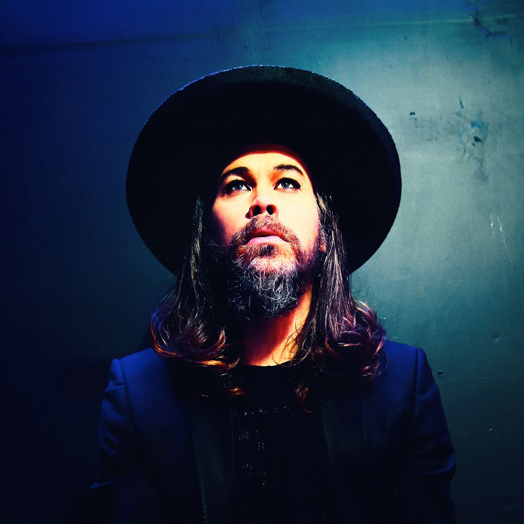 Luke Steele (Empire of the Sun) anuncia disco y estrena “Common Man”