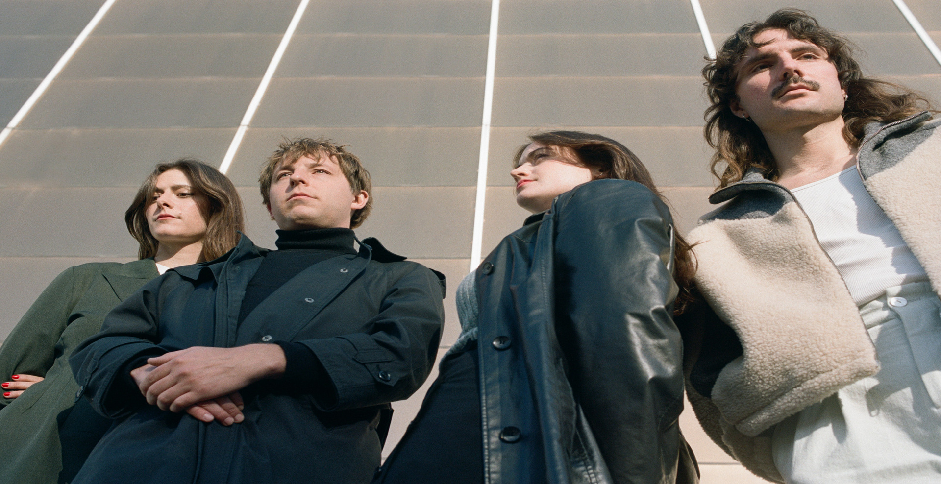 TOPS anuncia EP y comparte “Perfected Steps”