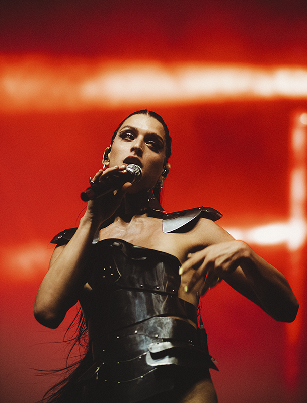 Arca estrena canciones dentro de la compilación Kick