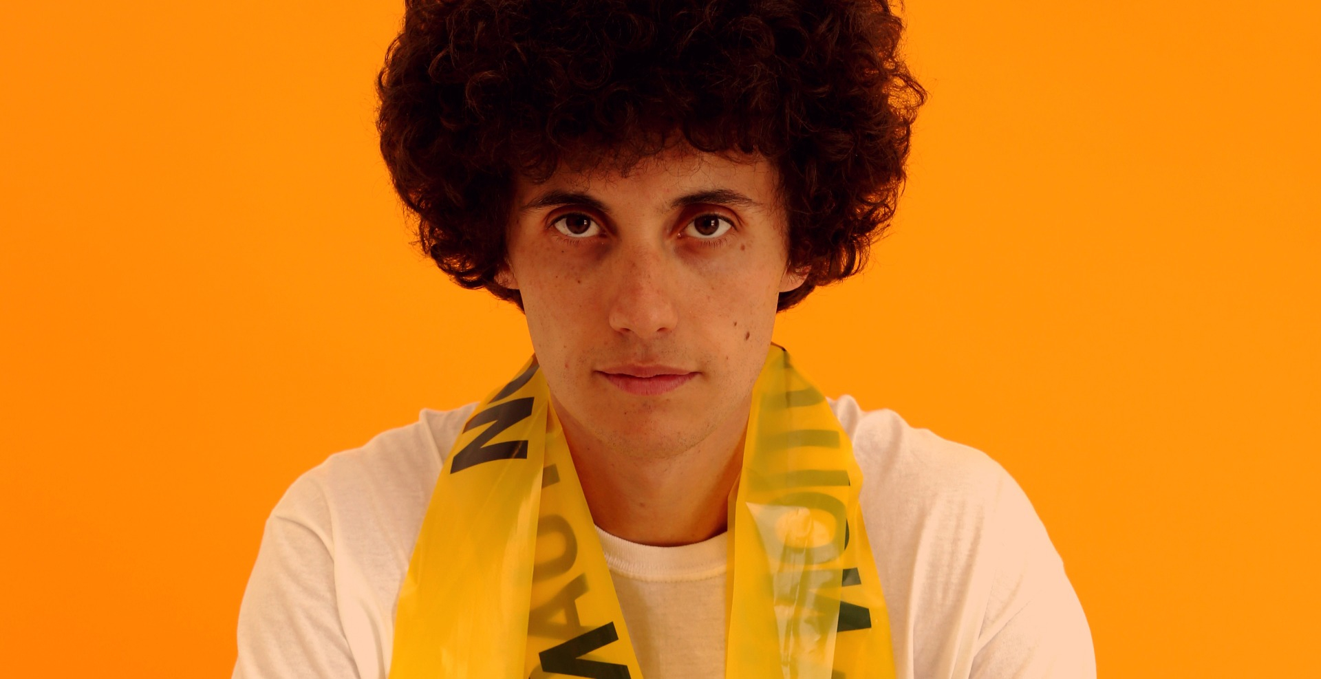 Ron Gallo estrena “Foreground Music” y anuncia álbum