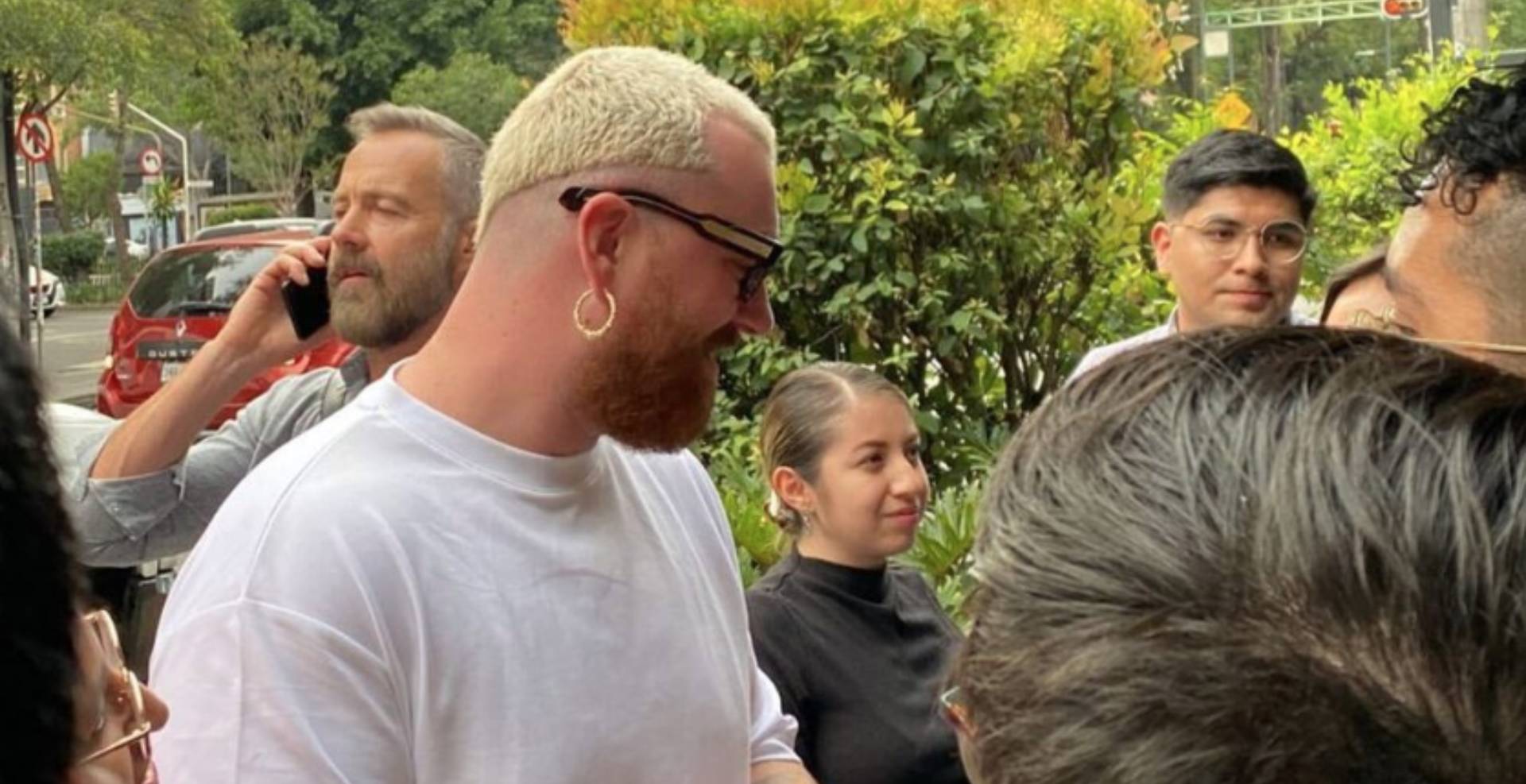 Sam Smith pasea por la CDMX y se reúne con fans