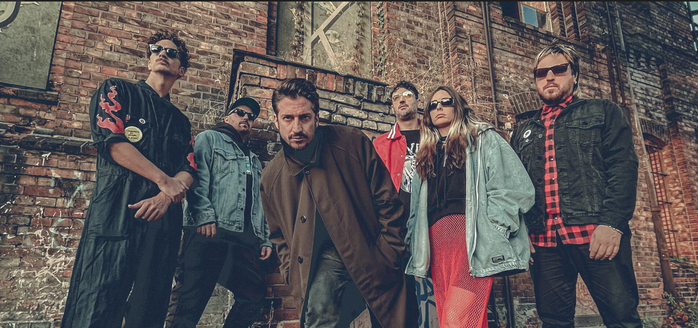 SIAMÉS ilumina con “Alone In The Darkness”