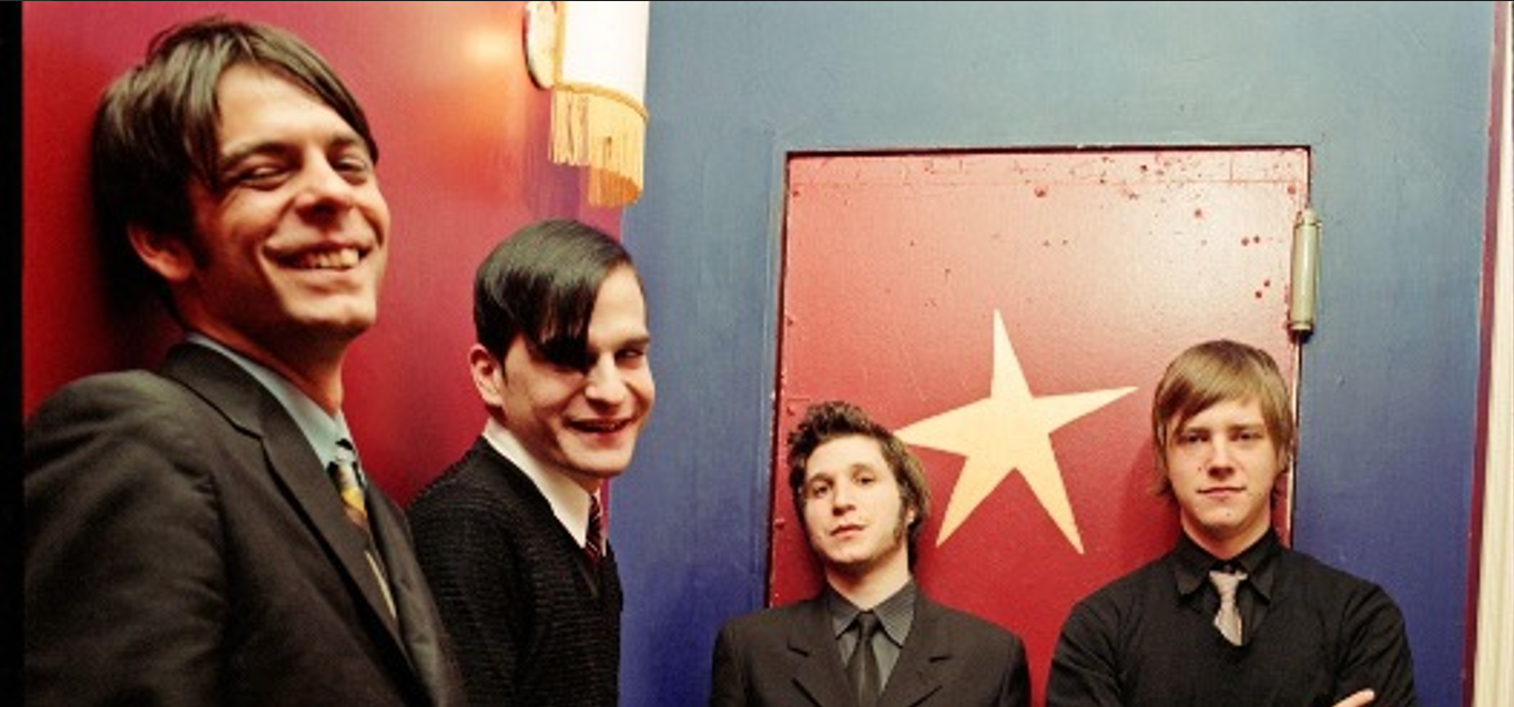 Interpol anuncia la edición 20 aniversario de 'Antics'