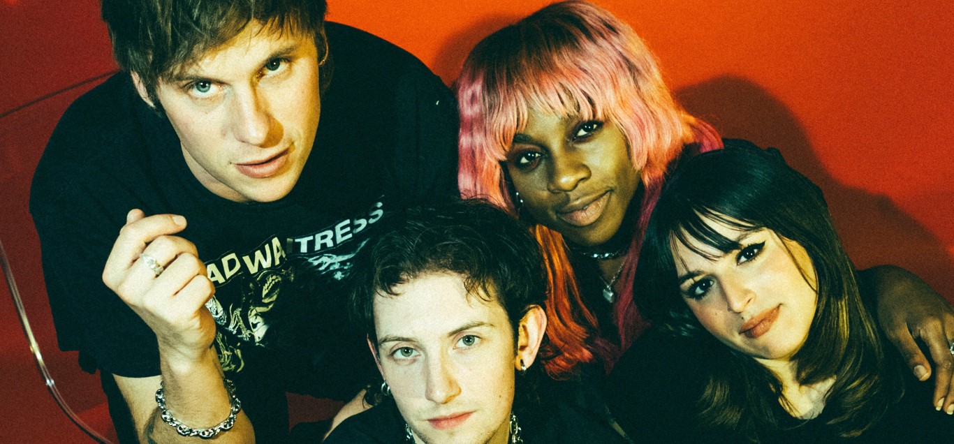 TVOD estrena el video de “Uniform”